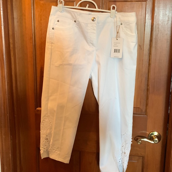 zac and rachel | Pants & Jumpsuits | Womens White Capri Zipper Front ...